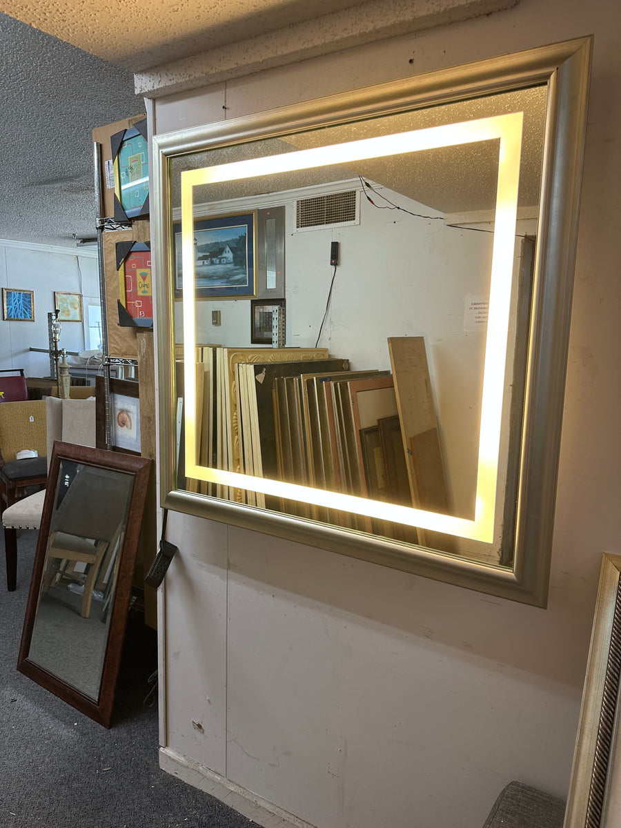 Mirror with light 44x42 WxH – Sixteenth Avenue Appliances